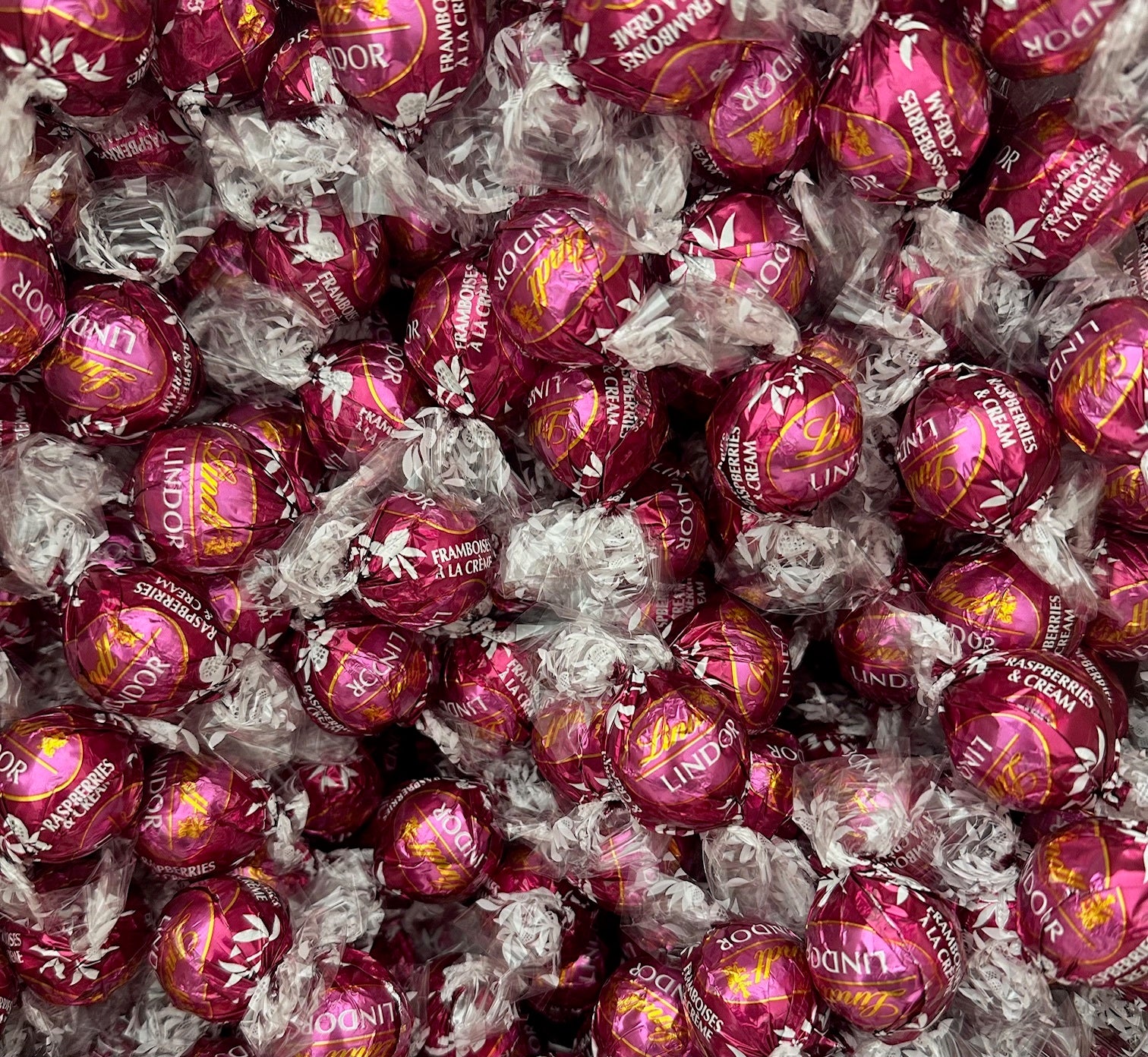 Raspberries & Cream Lindt Ball I Bulk Lindt Balls I Cheap Lindt Balls I ...